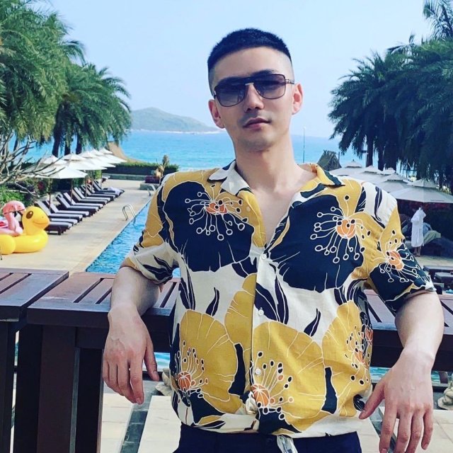 Luca, 29, Richmond - "GayFriendly"