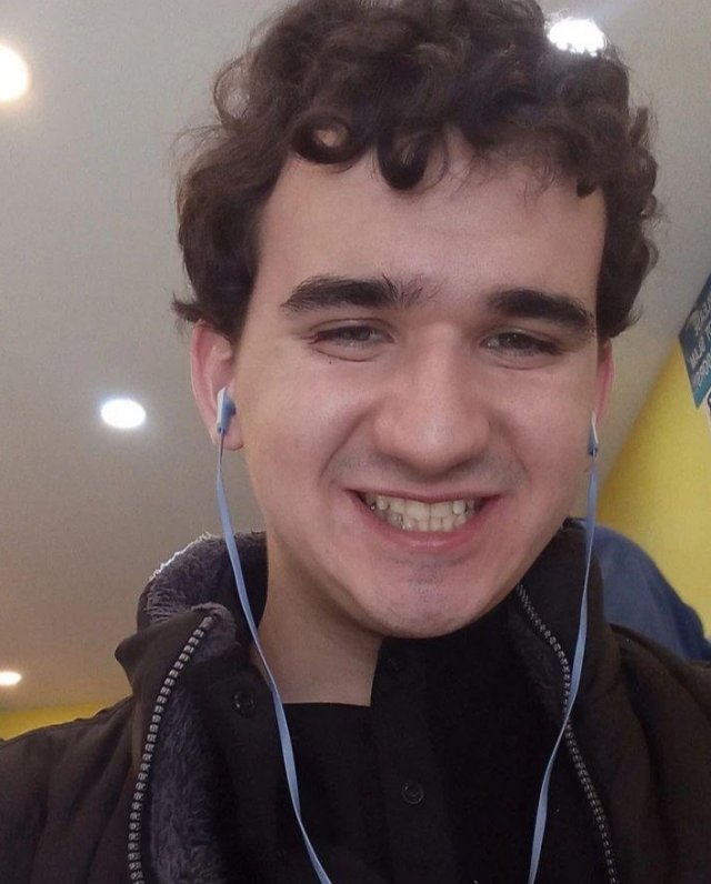 AJ, 20, New York - "GayFriendly"