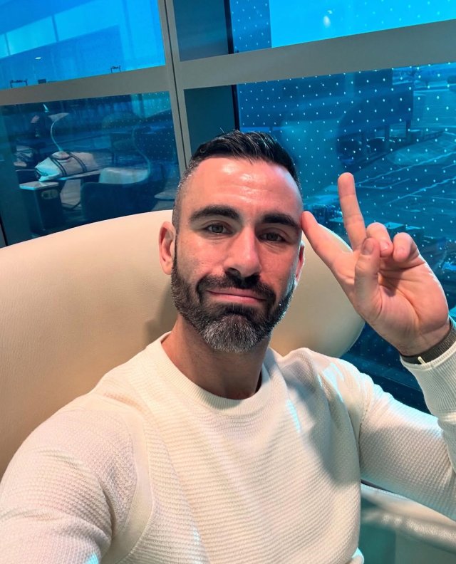 Bobby, 44, Miami - "GayFriendly"