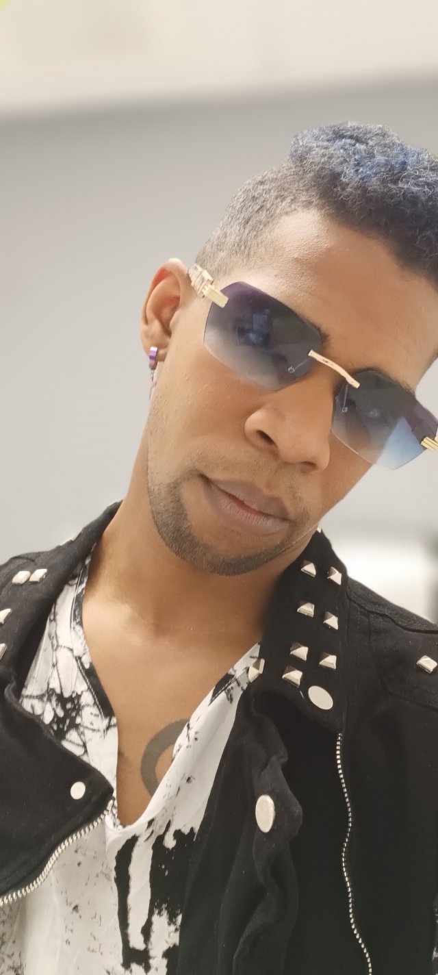 Xander, 34, Orlando - "GayFriendly"