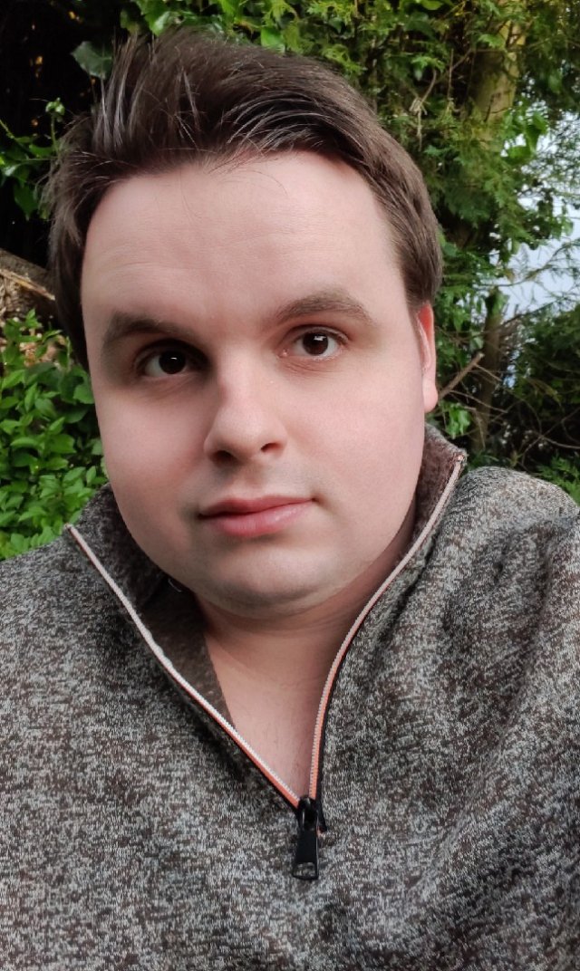 Alex, 27, Nuneaton - "GayFriendly"