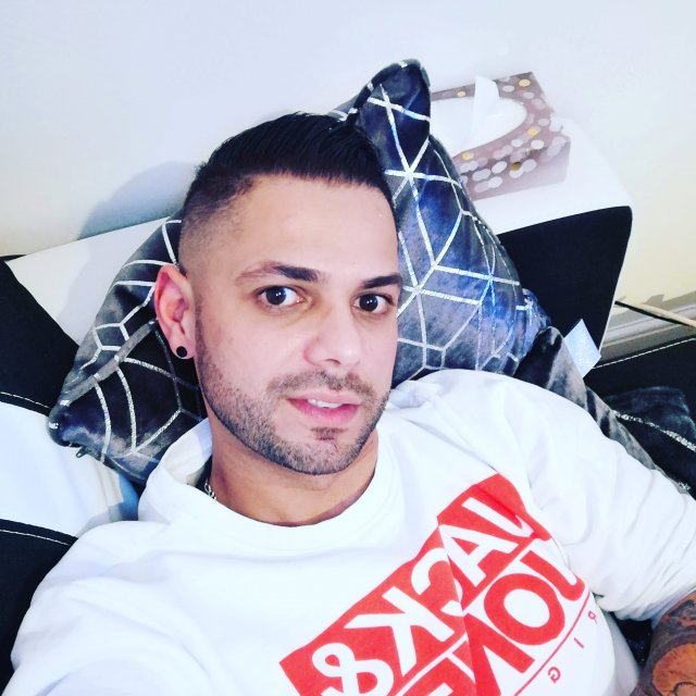 Andrej, 38, Doncaster - "GayFriendly"