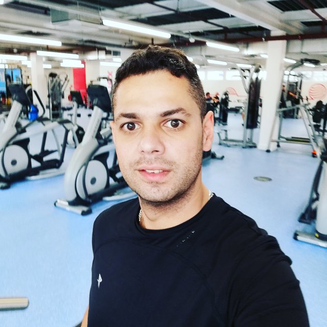 Andrej, 38, Doncaster - "GayFriendly"