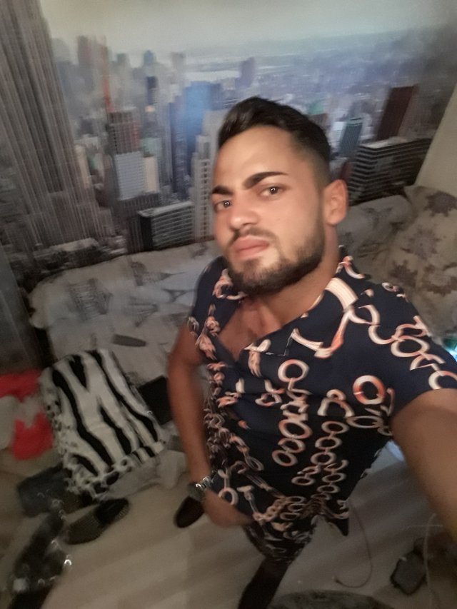 George, 23, Bucharest - "GayFriendly"