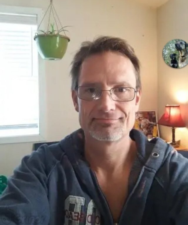 Chaz, 50, Central Point - "GayFriendly"