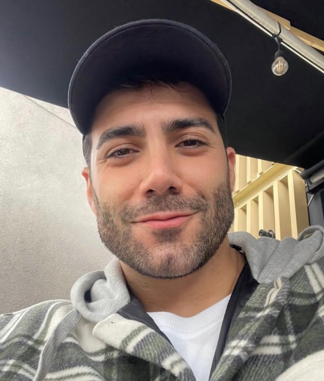 Bobby , 38, Dallas - "GayFriendly"