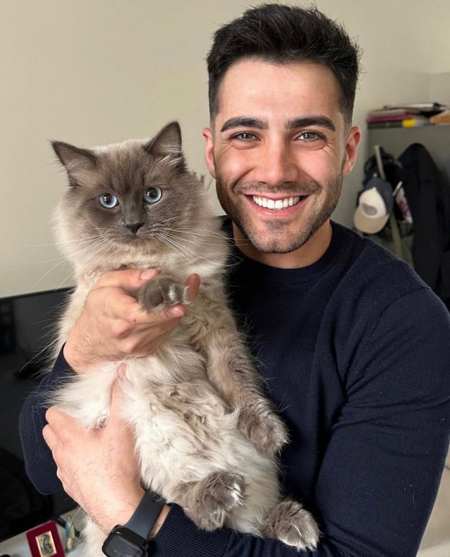 Bobby , 38, Dallas - "GayFriendly"